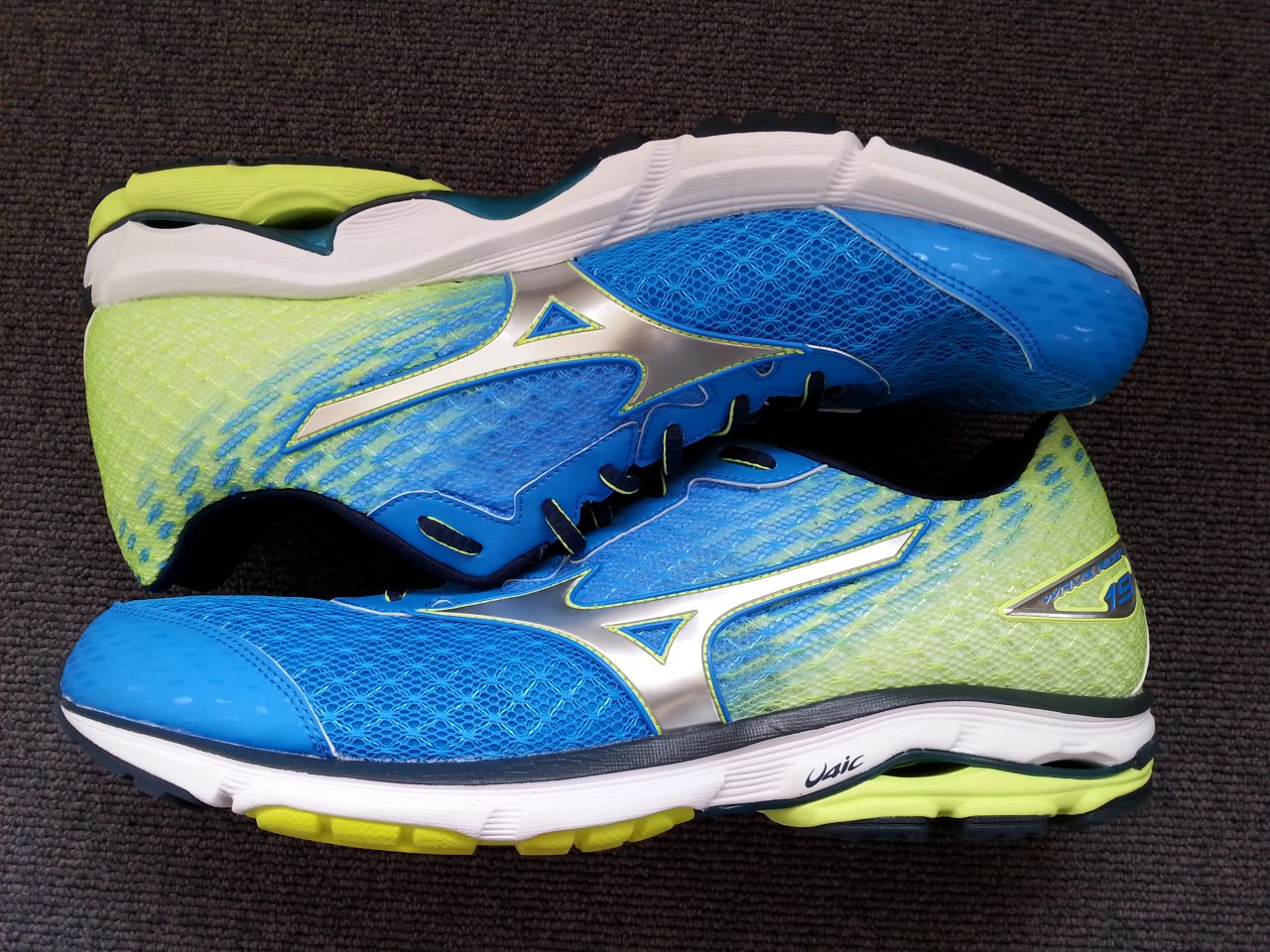 Laufschuhtest Mizuno Wave Rider 19 Neutrallaufschuhe FS 2016